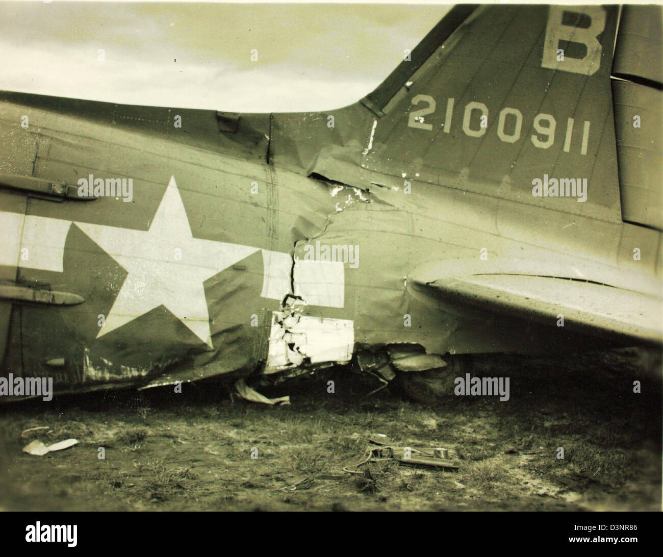 During 1940s aircraft accident hi-res stock photography and images - Alamy