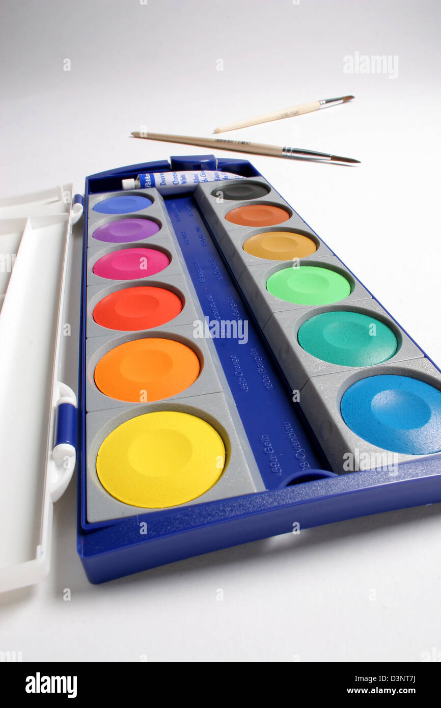 The photo shows a paint box and a paint-brush in Frankfurt Main ...
