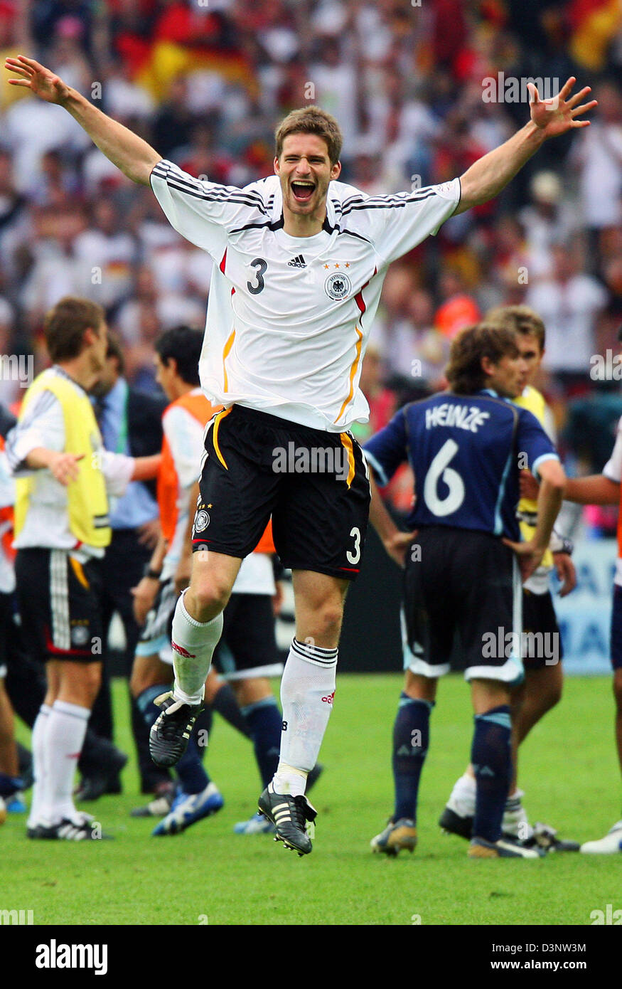 Argentina olympic soccer player hi-res stock photography and images - Alamy