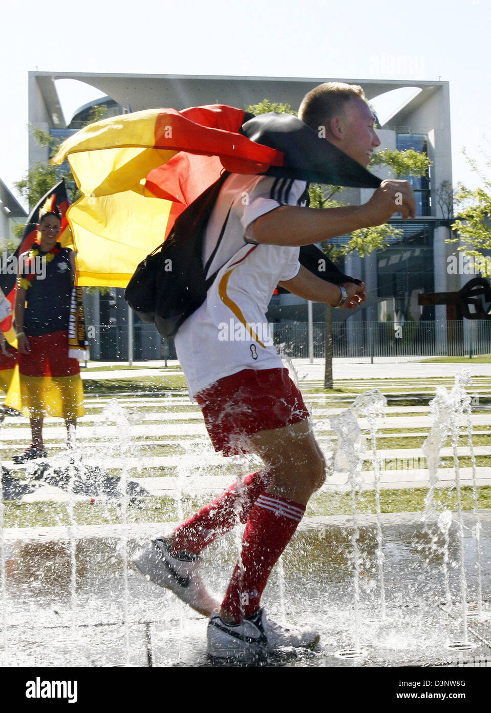 Fan fountain hi-res stock photography and images - Alamy