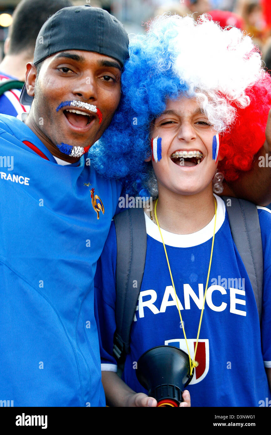 The french supporters cheer on their team hi-res stock photography and ...