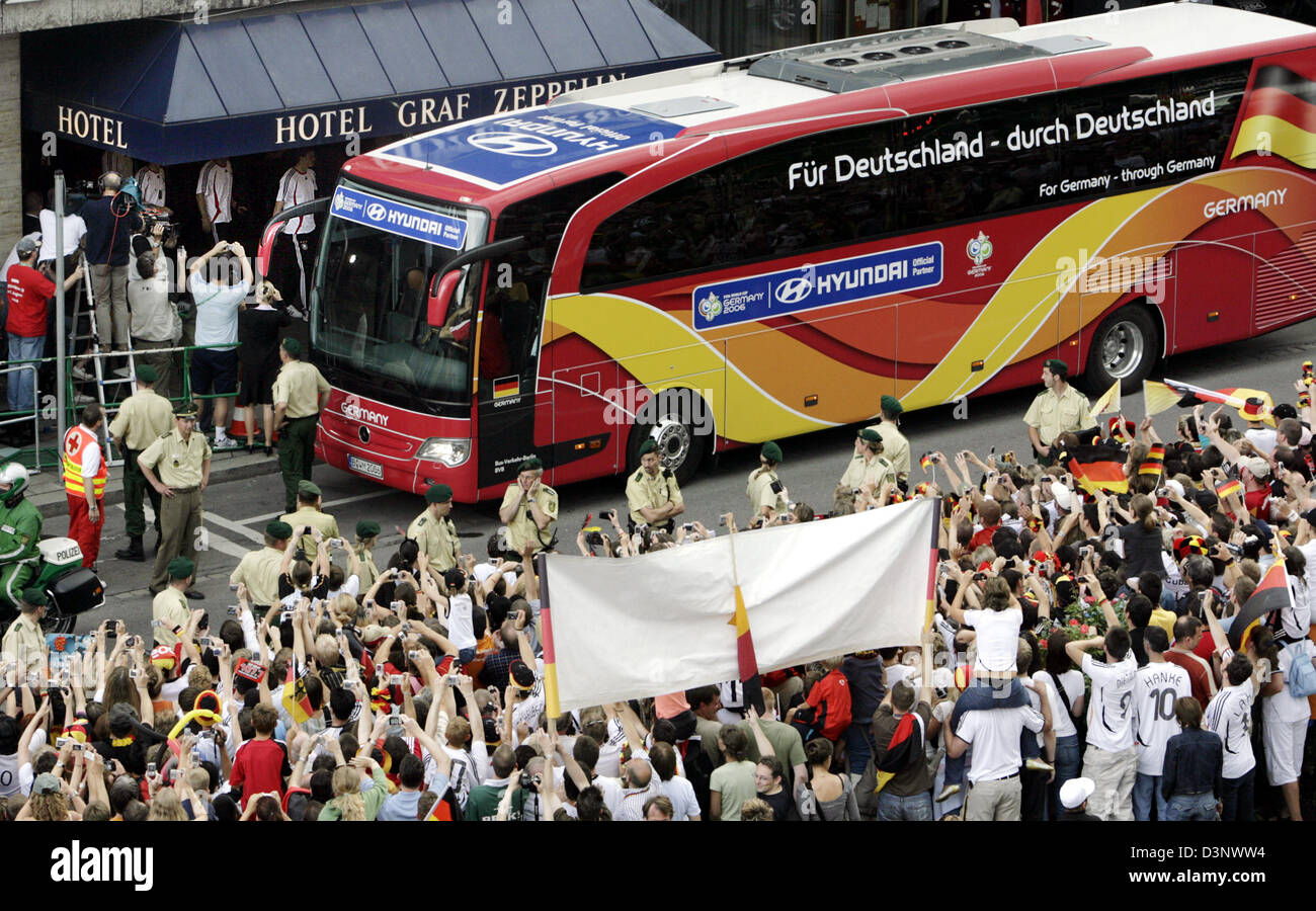 Soccer fans bus hi-res stock photography and images - Alamy