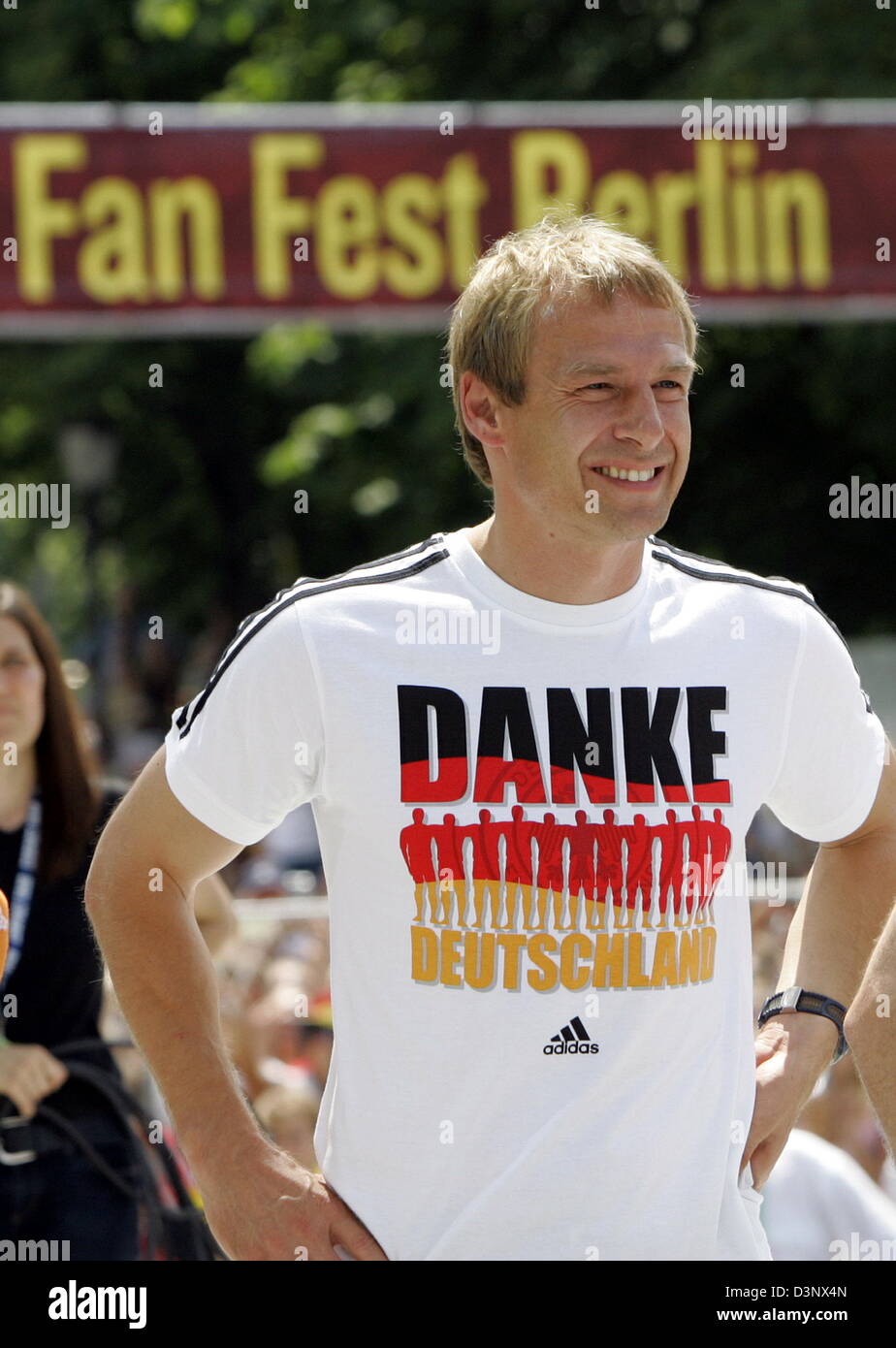 German coach Juergen Klinsmann thanks to the fans at the Fan Mile in ...