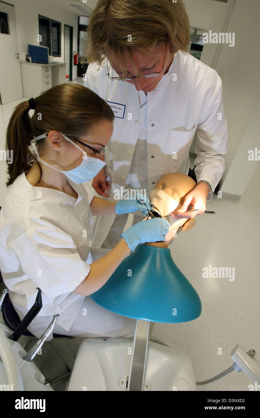 Future dentists are being taught with computer controlled puppets at ...