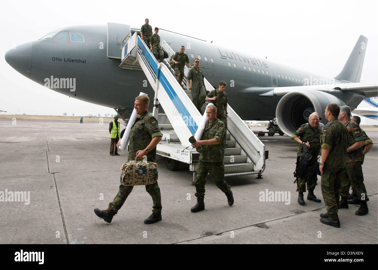 European Union Force (Eufor) soldiers deboard an airforce-Airbus in ...