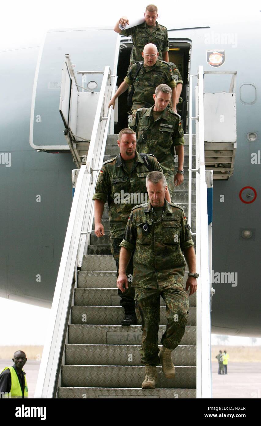 European Union Force (Eufor) soldiers deboard an airforce-Airbus in ...