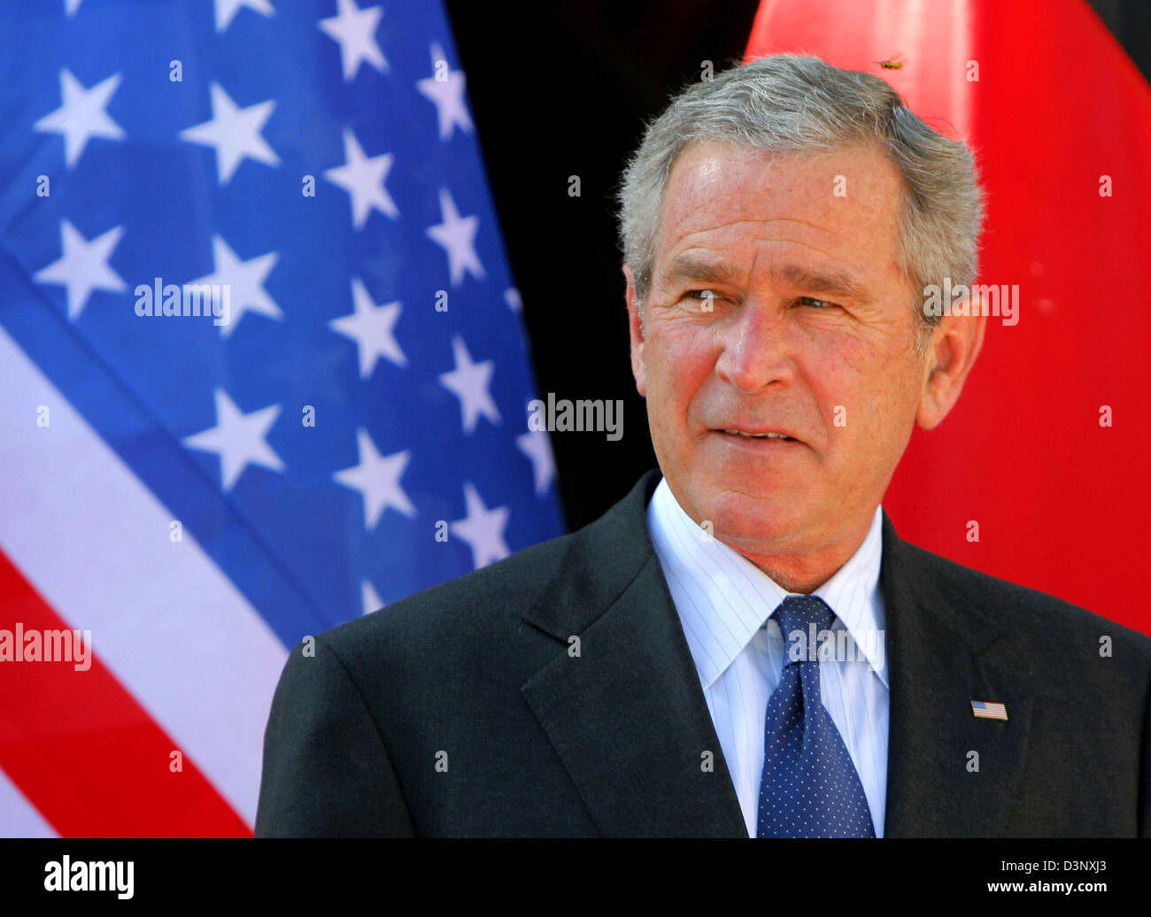 US President George W. Bush photographed on a tribune on the market ...
