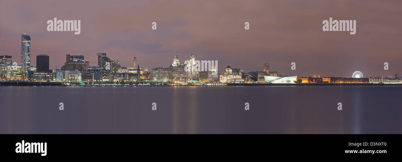 Liverpool Waterfront at night Stock Photo - Alamy