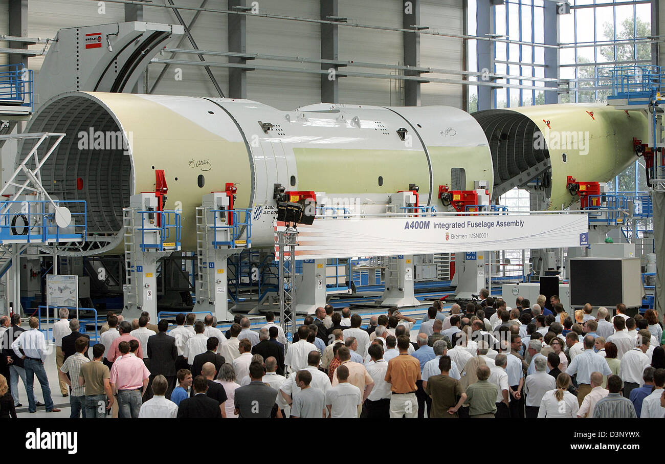 Airbus plant workers assembling hi-res stock photography and images - Alamy
