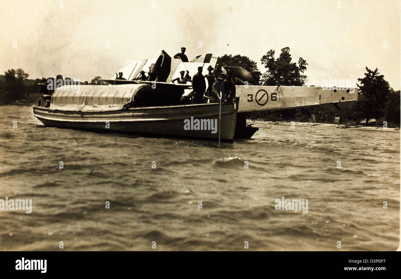 Between 1922 and 1925, a series of aircraft accidents occurred ...