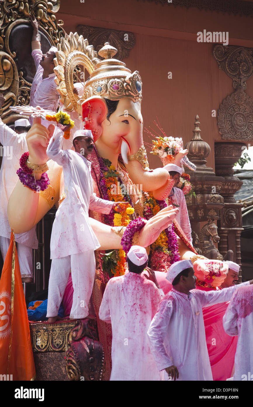 People at religious procession during Ganpati visarjan ceremony, Mumbai ...