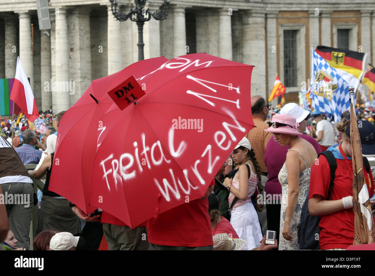 German pilgrims from Freital Wurzen come together on St. Peter's Square ...