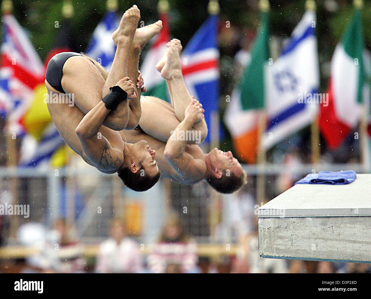 German synchronised divers Heiko Meyer (R) and Sascha Klein are ...