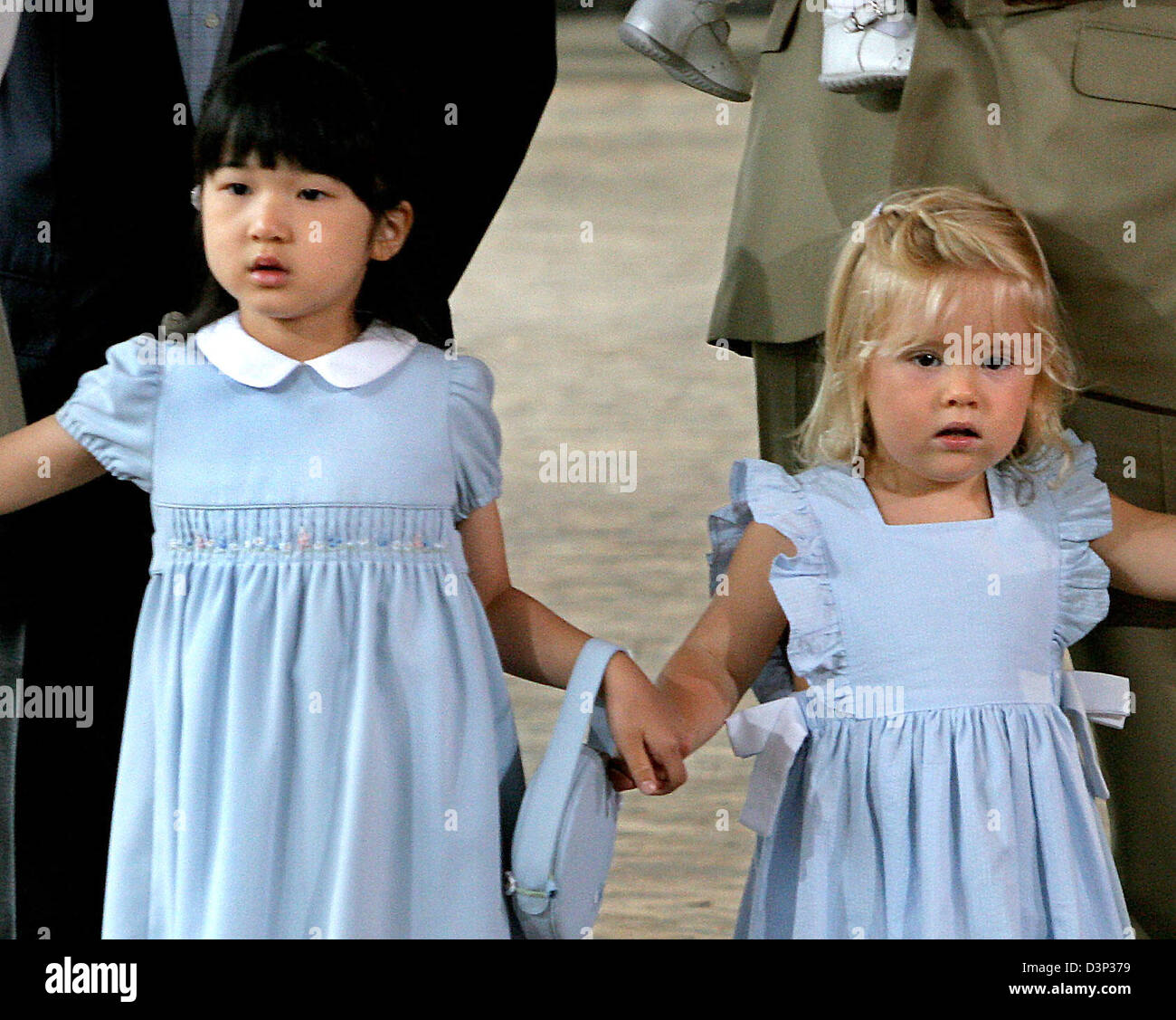 Japanese Princess Aiko (L) stands next to Princess Amalia of the ...
