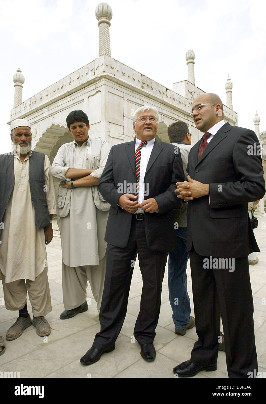Aly Mawji (R), Resident Representative of the Aga Khan Development ...