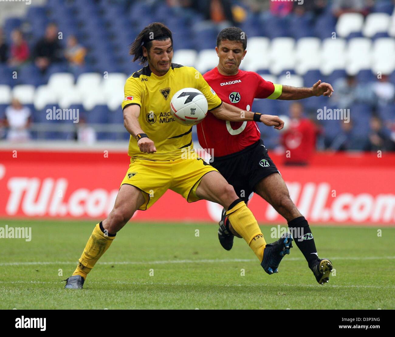 Altin Lala (R) of Hanover vies for the ball with Christian Fiel of ...
