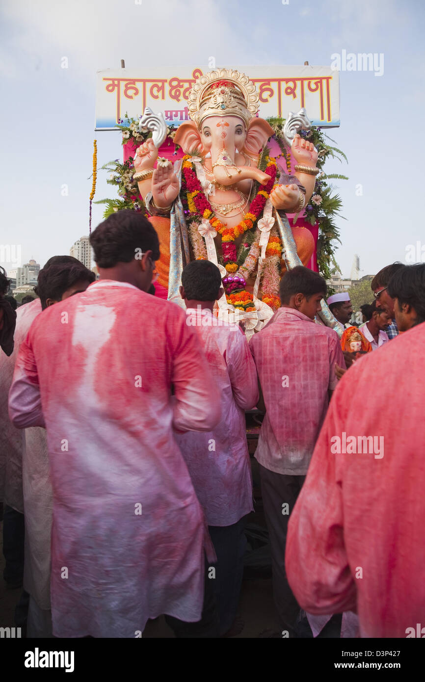 People at religious procession during Ganpati visarjan ceremony, Mumbai ...