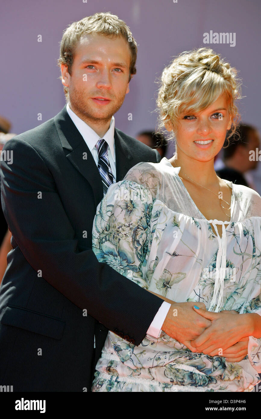 Mark webber actor hi-res stock photography and images - Alamy