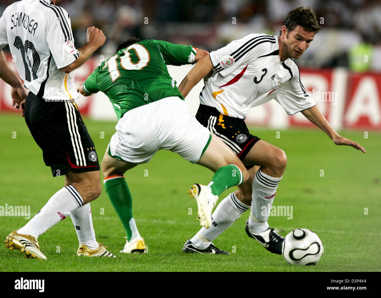 Full Length Robbie Keane High Resolution Stock Photography and Images ...