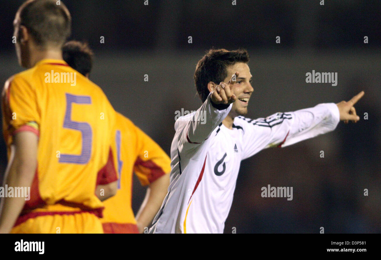 German U21 national soccer player Gonzalo Castro (R) celebrates his 4-1 ...