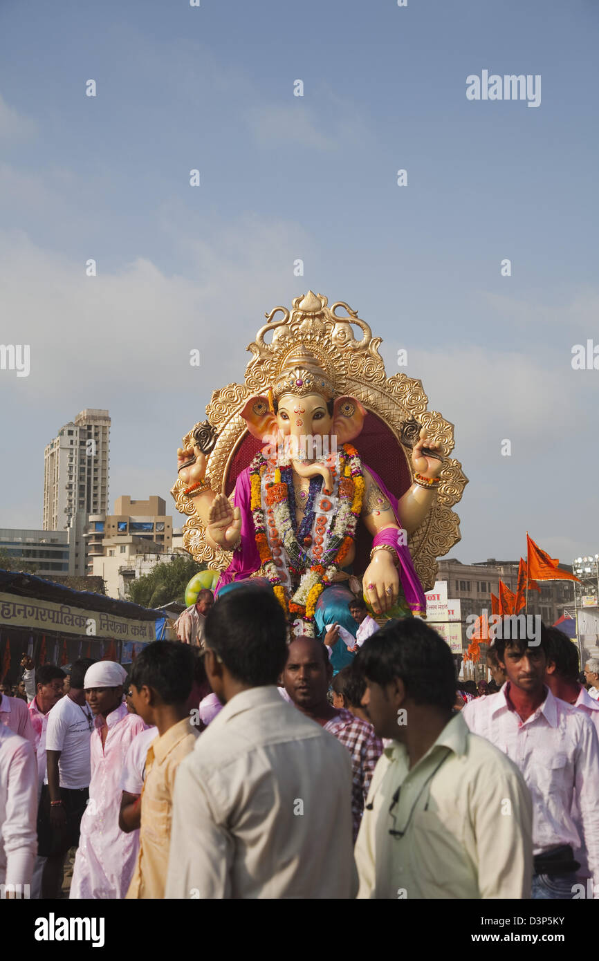 People at religious procession during Ganpati visarjan ceremony, Mumbai ...