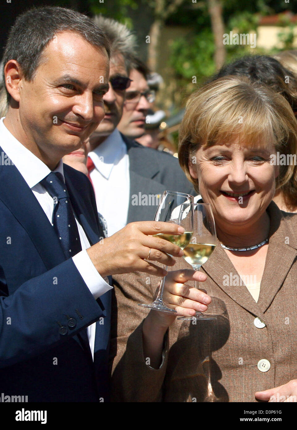 German Chancellor Angela Merkel (R) and Spanish Prime Minister Jose ...