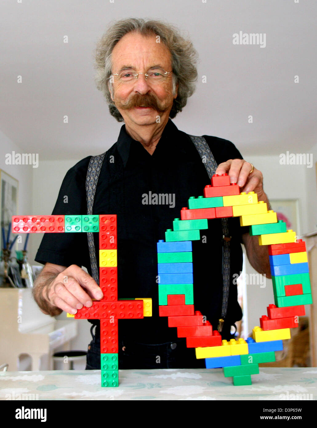 (dpa file) - Jean Puetz, TV-presenter of various programmes of public ...