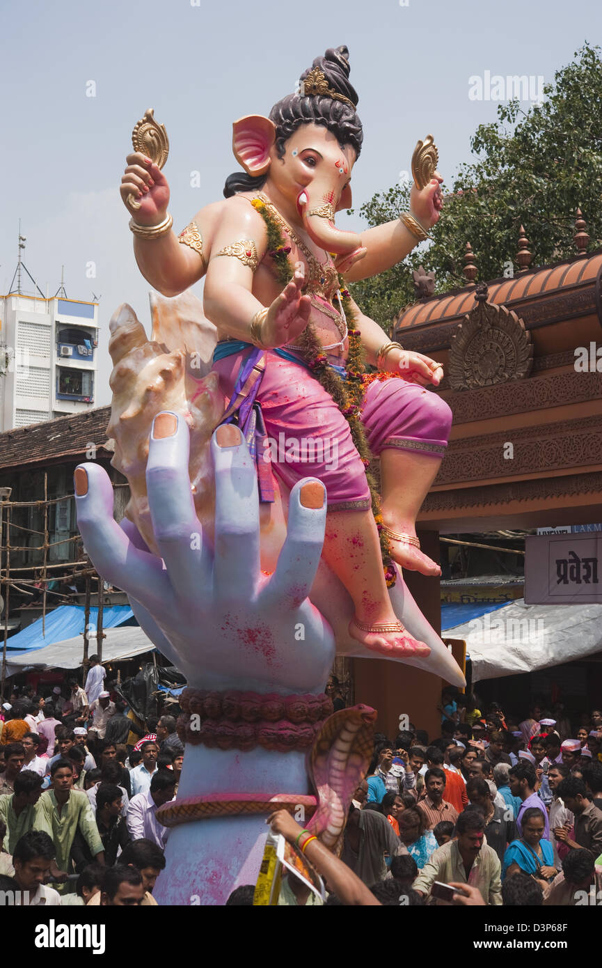 Crowd at religious procession during Ganpati visarjan ceremony, Mumbai ...