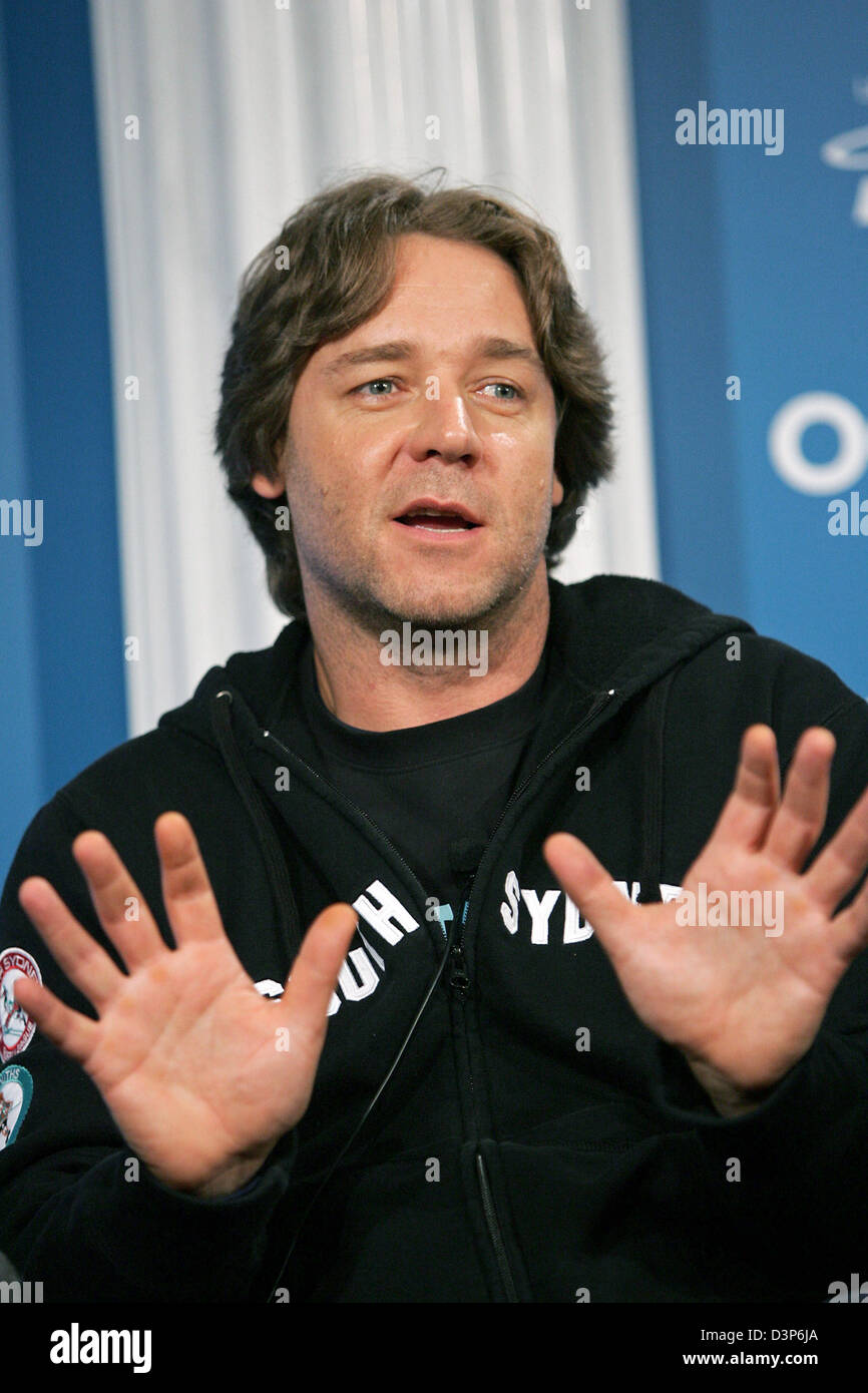 New Zealand Actor Russell Crowe High Resolution Stock Photography and ...