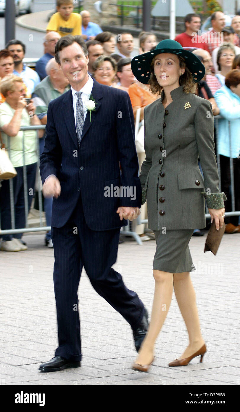 Prince Guillaume of Luxembourg (L) and his wife Sybilla arrive to the ...