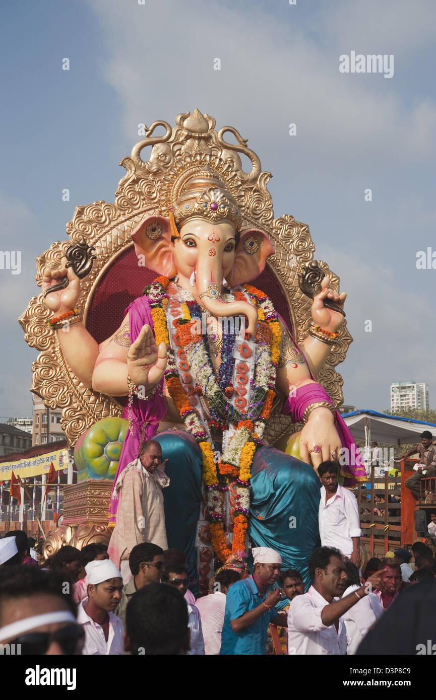 People at religious procession during Ganpati visarjan ceremony, Mumbai ...