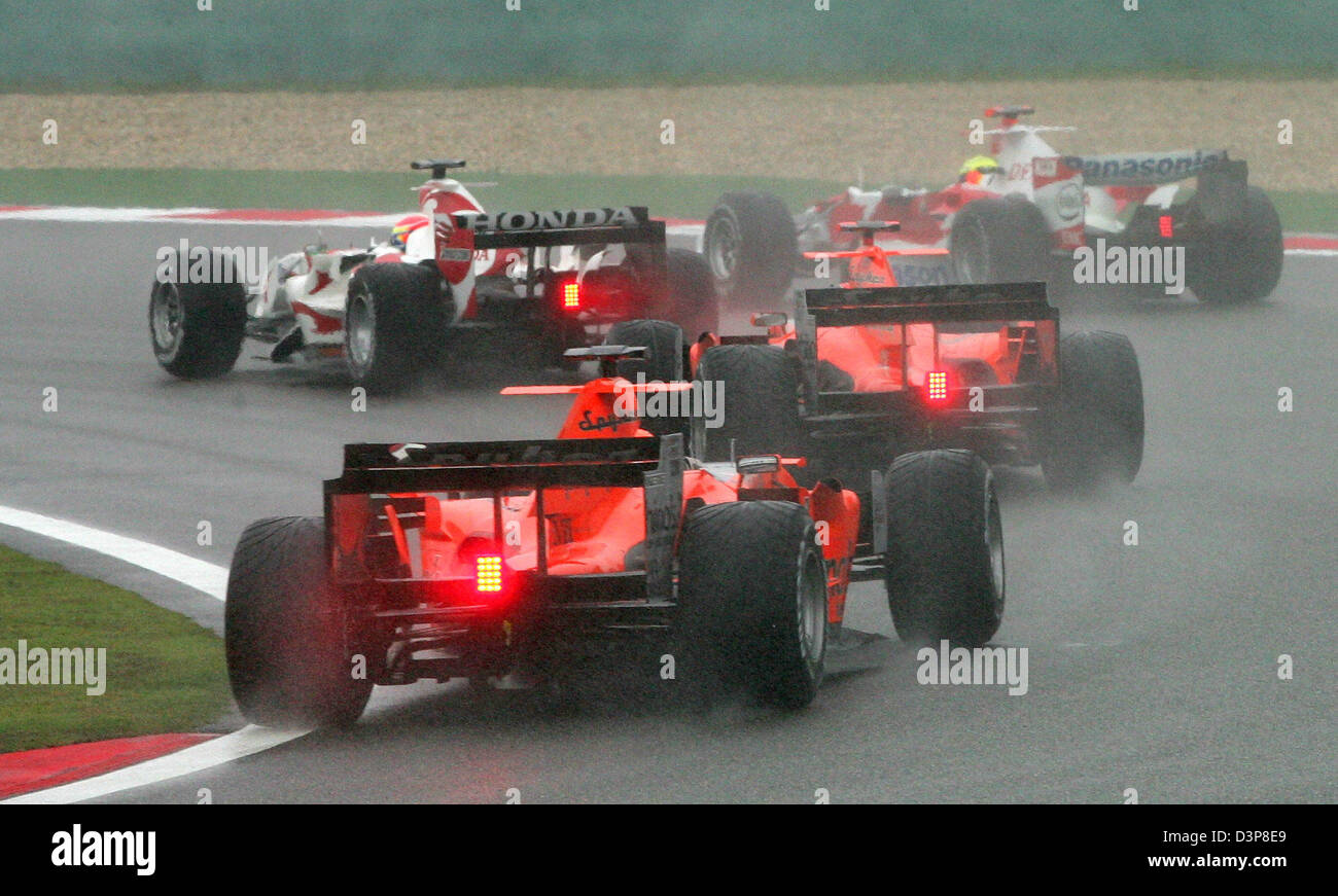 Group front view action f1 hi-res stock photography and images - Alamy