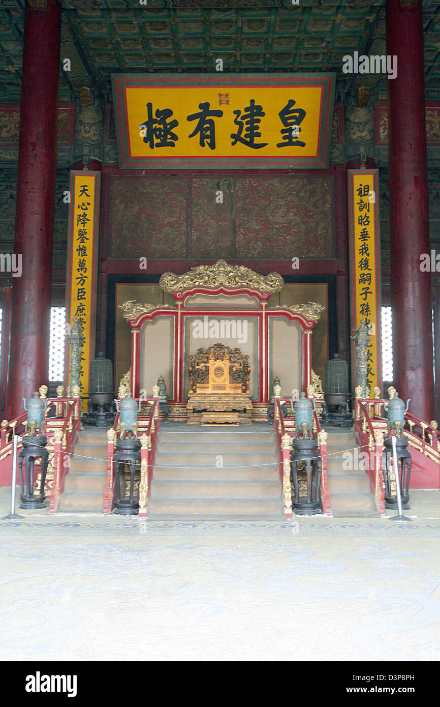 The picture shows the Emperor's throne in the Hall of Middle Harmony in ...