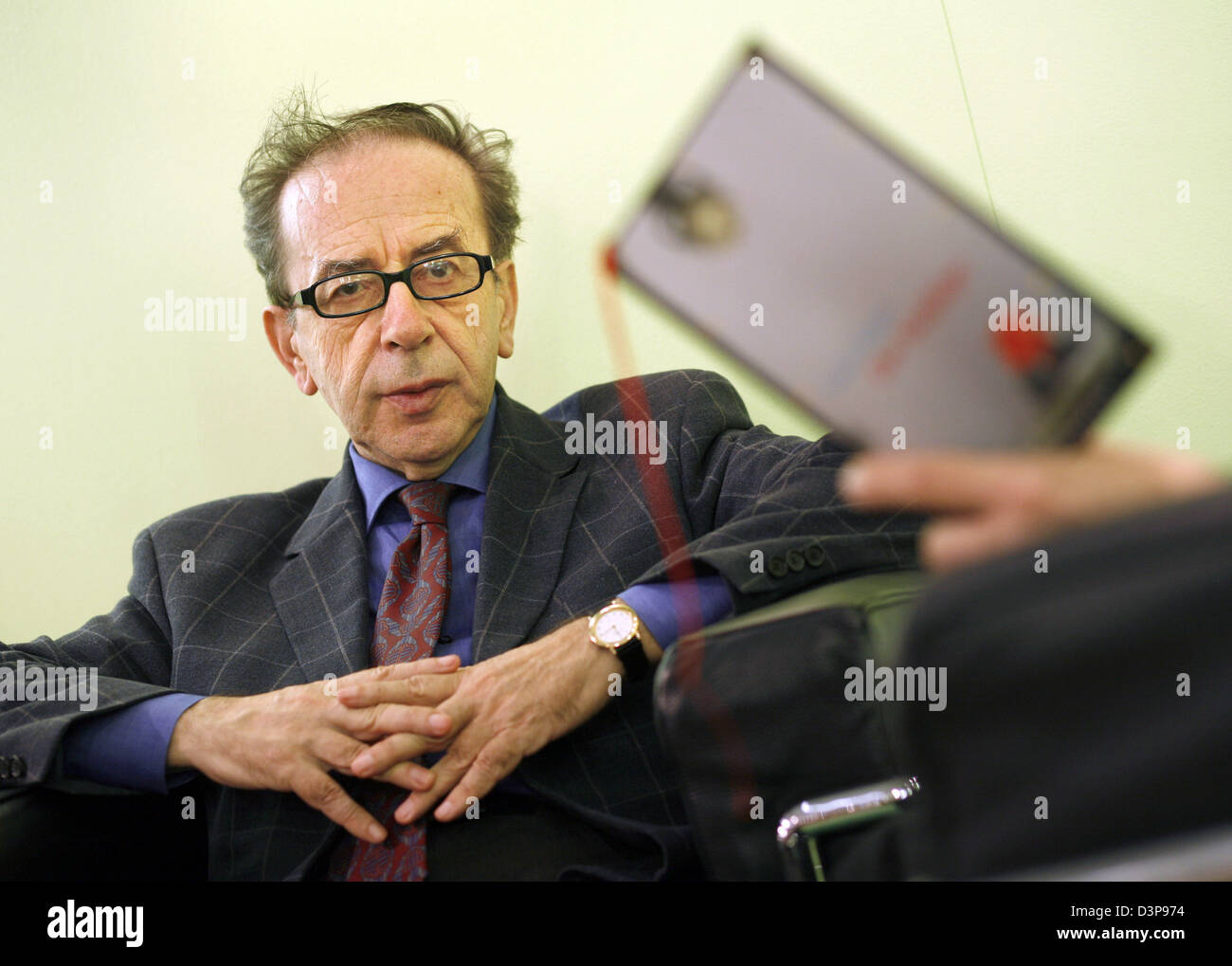 Albanian author Ismail Kadare pictured at the 58th Frankfurt Book Fair ...