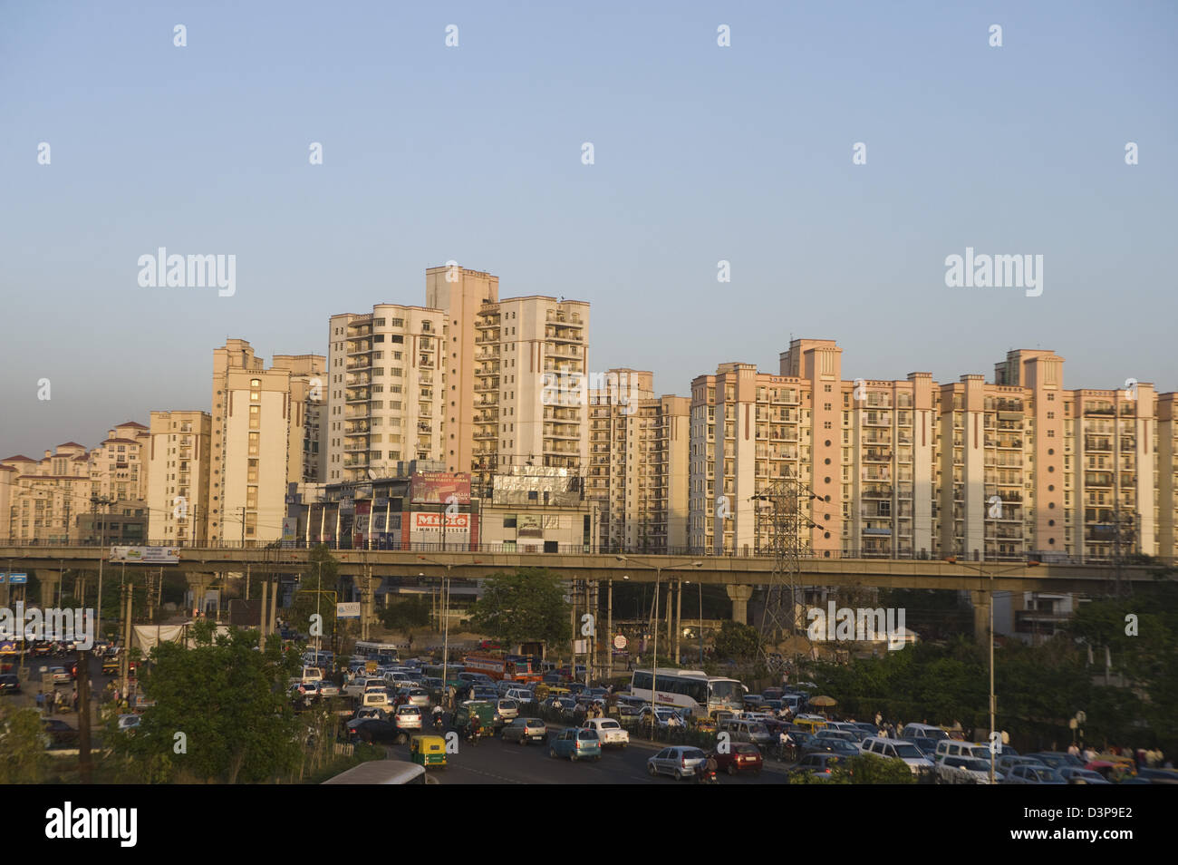 Gurgaon india skyline hi-res stock photography and images - Alamy