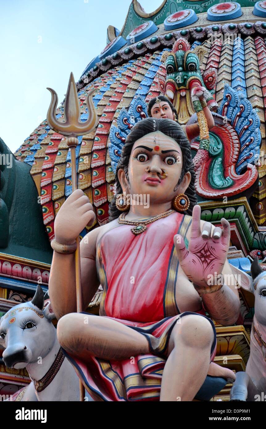 Hindu goddess at colorful temple Stock Photo - Alamy