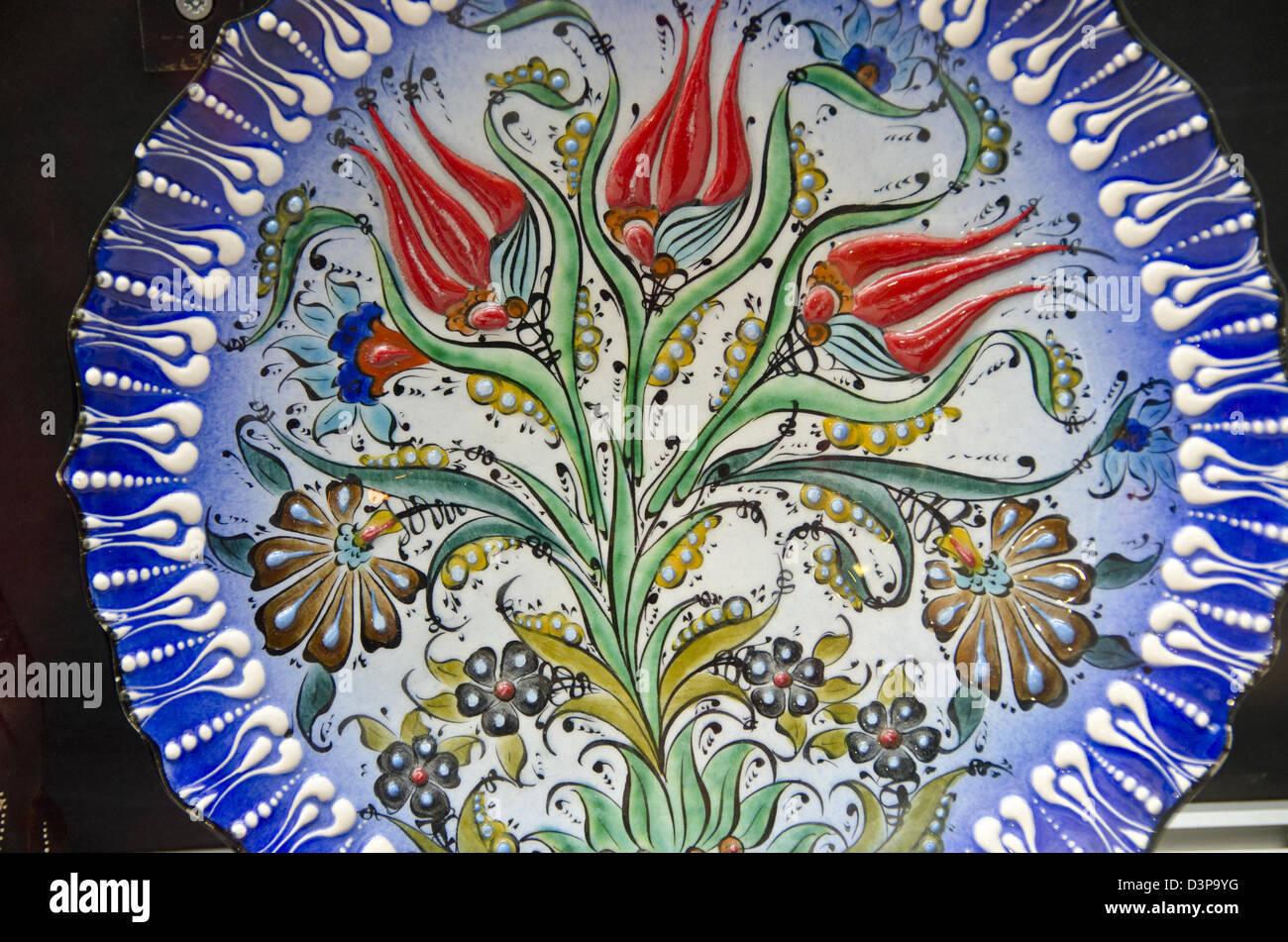 TRADITIONAL COLOURFUL TURKISH PLATE FOR ORNAMENTATION Stock Photo - Alamy