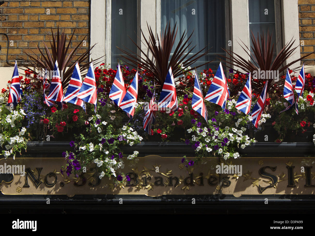 Union Jack Flowers High Resolution Stock Photography and Images - Alamy