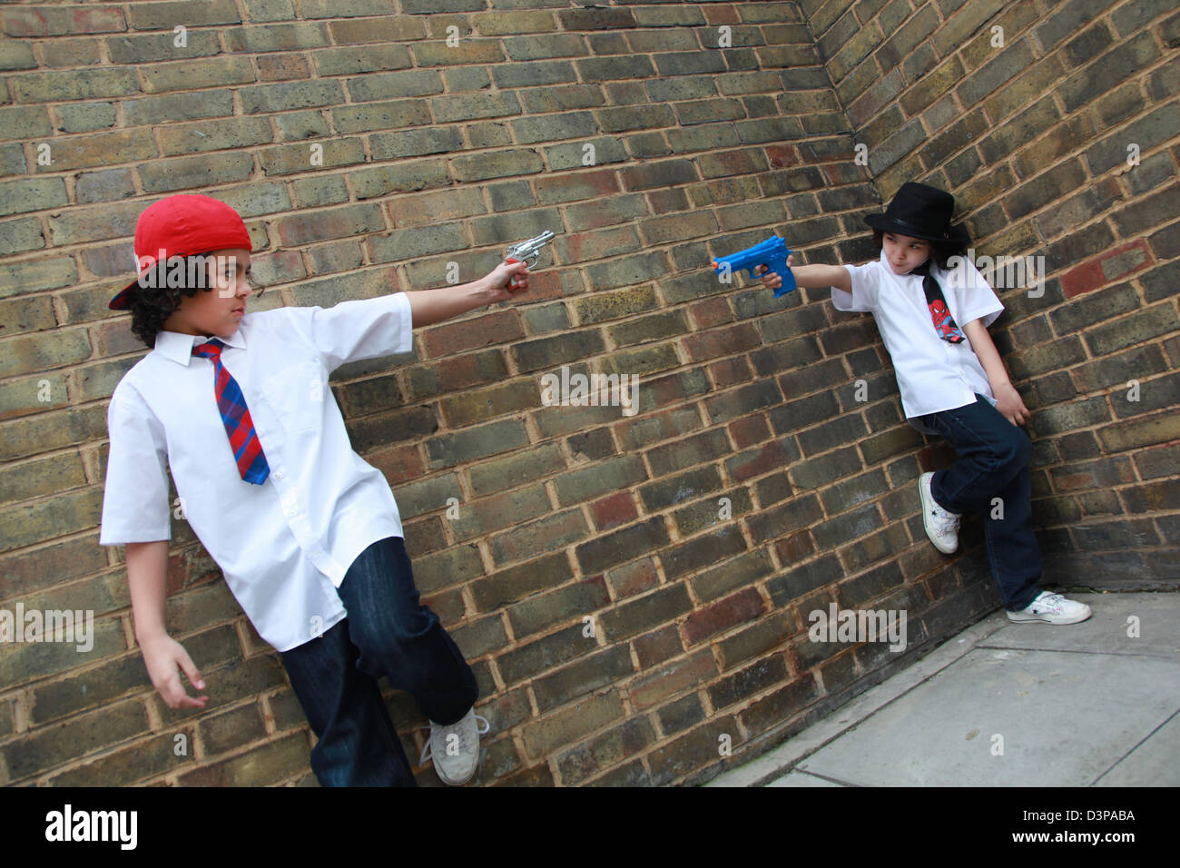 Kids playing guns hi-res stock photography and images - Alamy