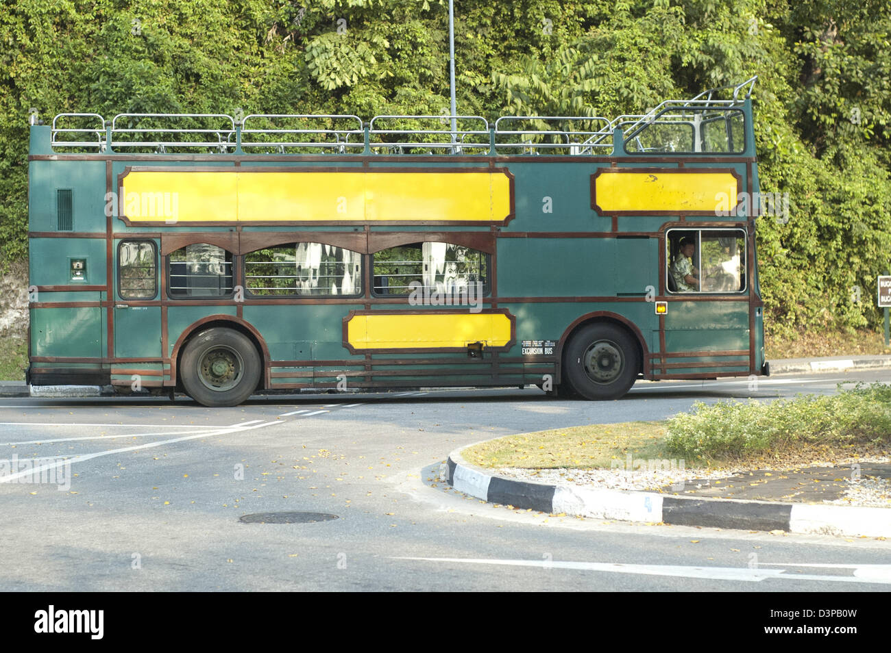 The Merlion , the Dolphin Show , laser show , lovely park bus at the ...