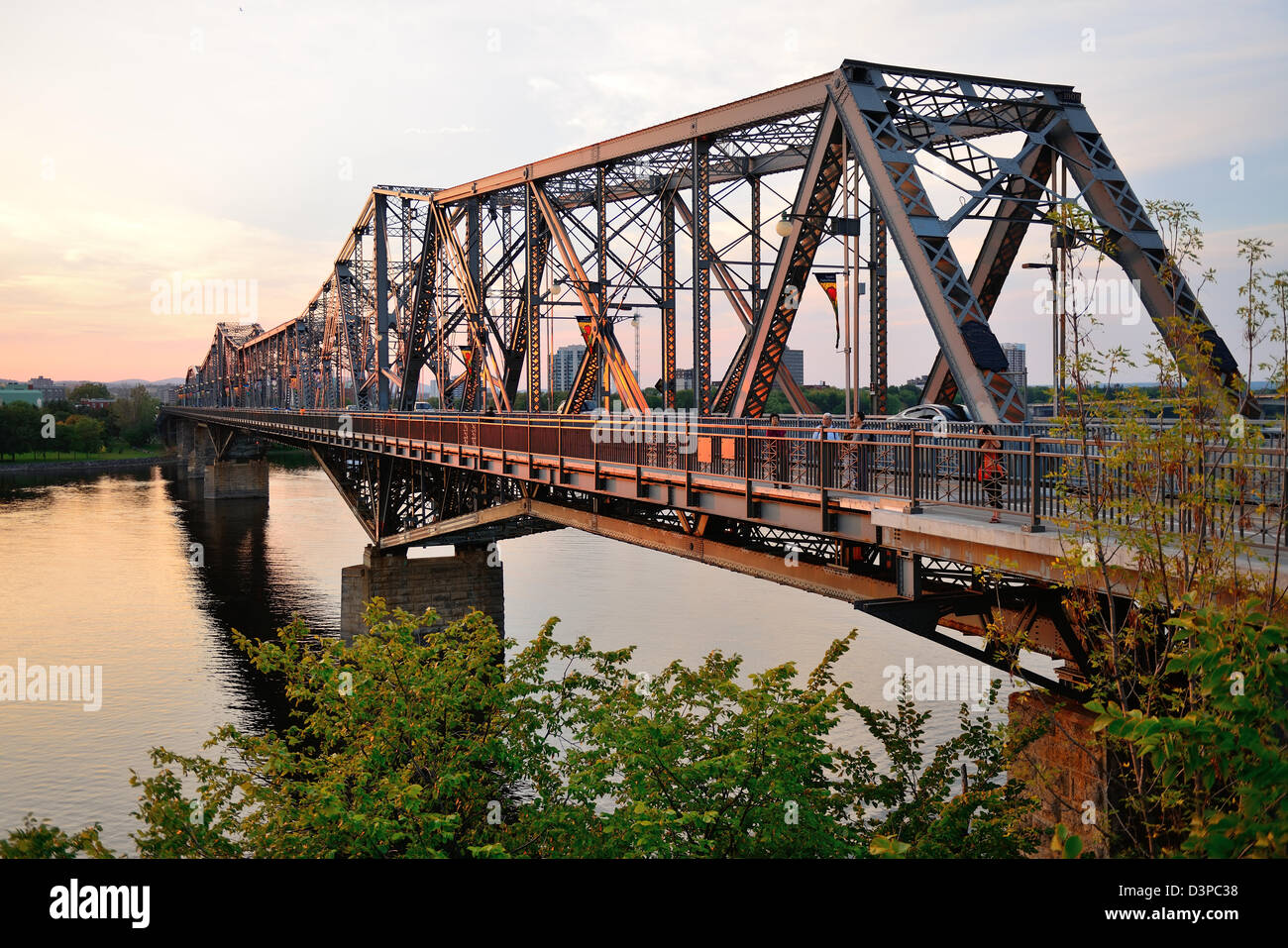 Alexandra Bridge over river Stock Photo - Alamy