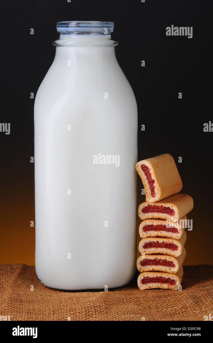 Antique milk glass hi-res stock photography and images - Alamy