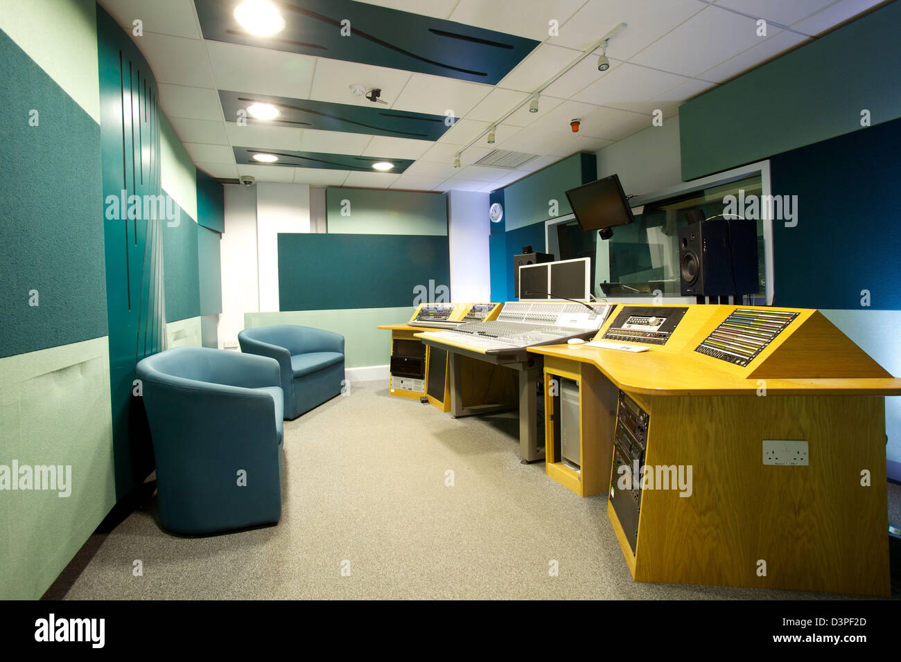 music studios at Leeds Metropolitan University Monday 7th January 2013 ...