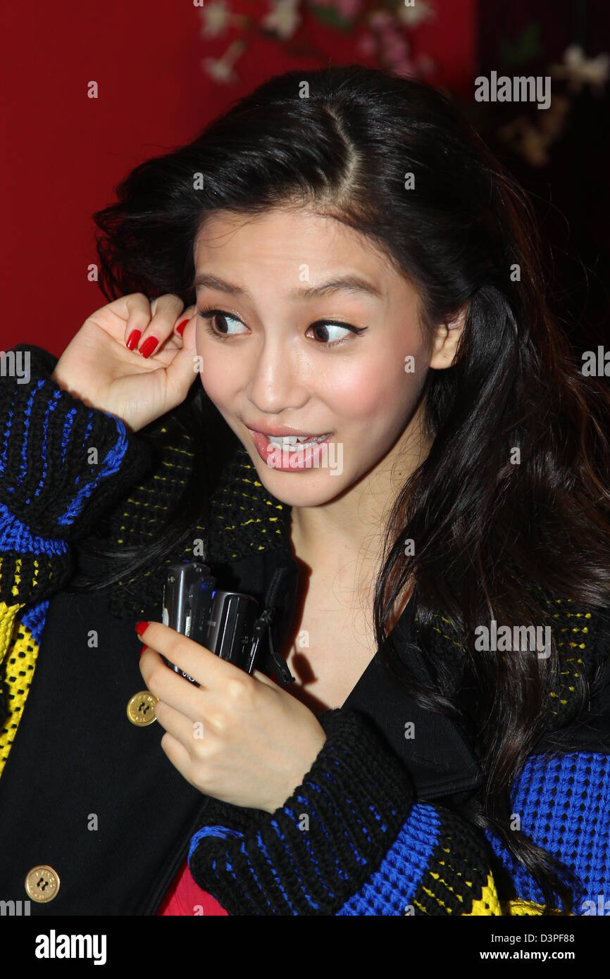 Angelababy attended 1000th performance of the House of Dancing Water in ...