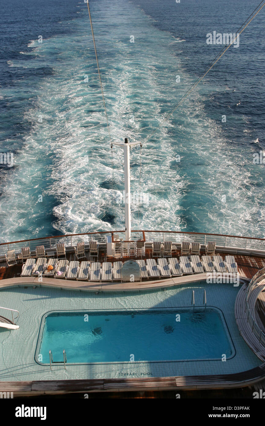 Looking aft hi-res stock photography and images - Alamy