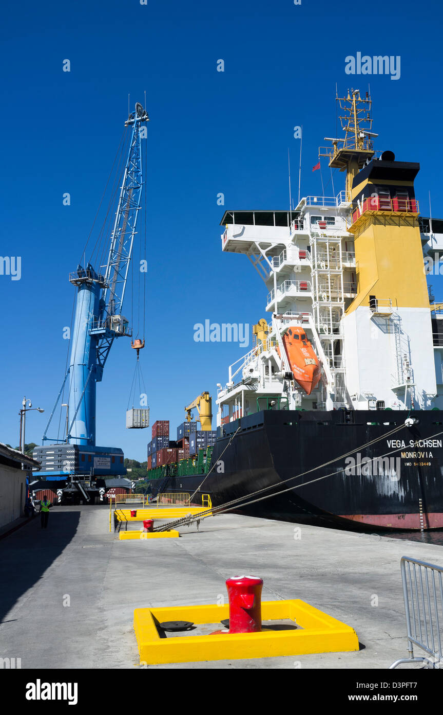 Container ship loading docks hi-res stock photography and images - Alamy