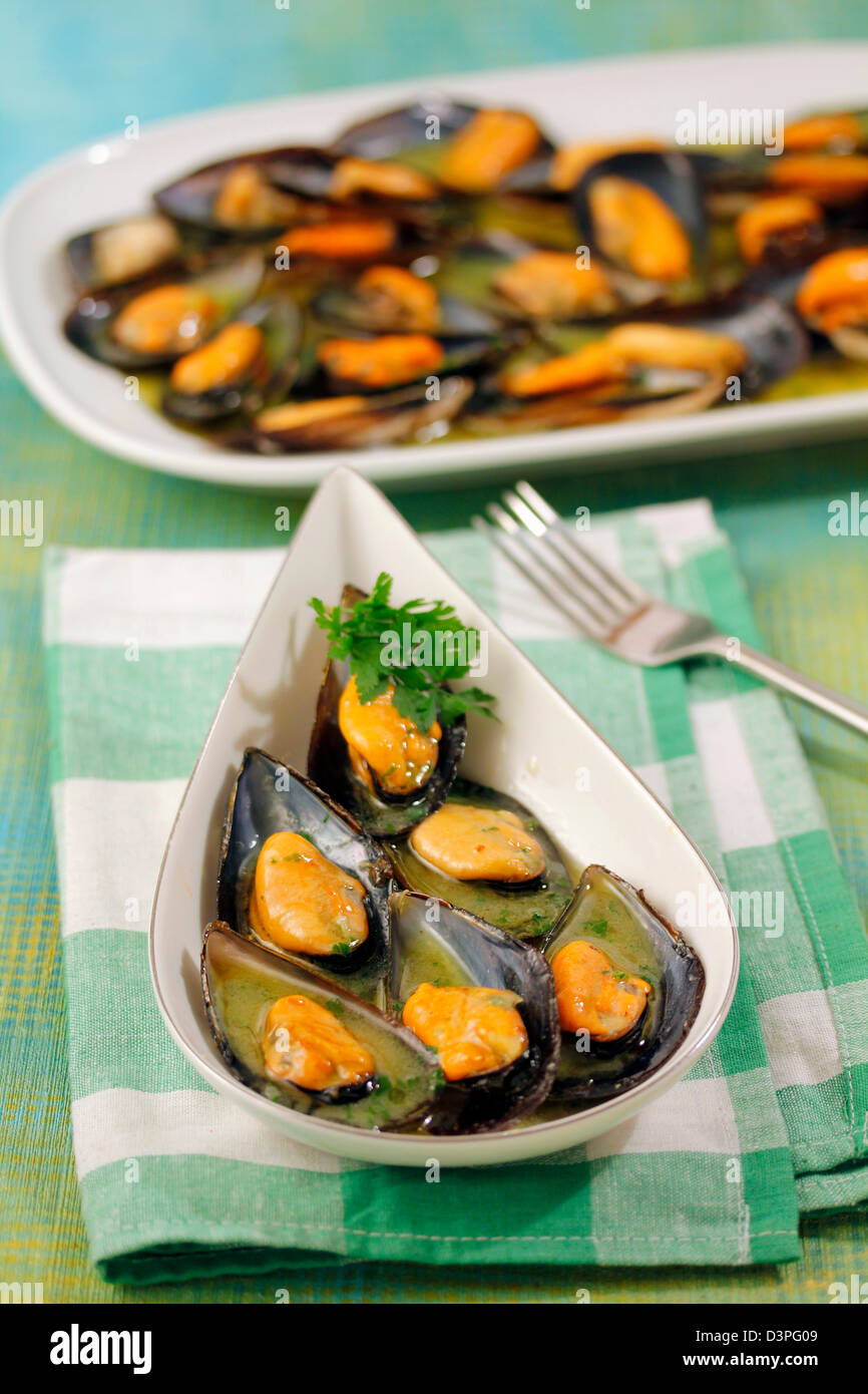 Inside mussel shell hi-res stock photography and images - Alamy