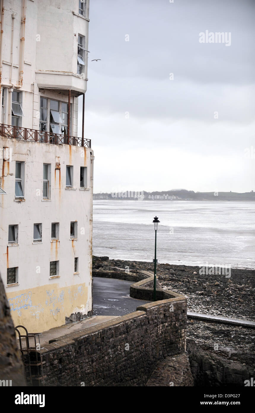 Derelict hotel in uk hi-res stock photography and images - Alamy