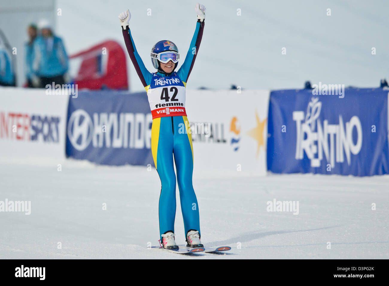 Sarah Hendrickson of the United States celebrates after the final ...