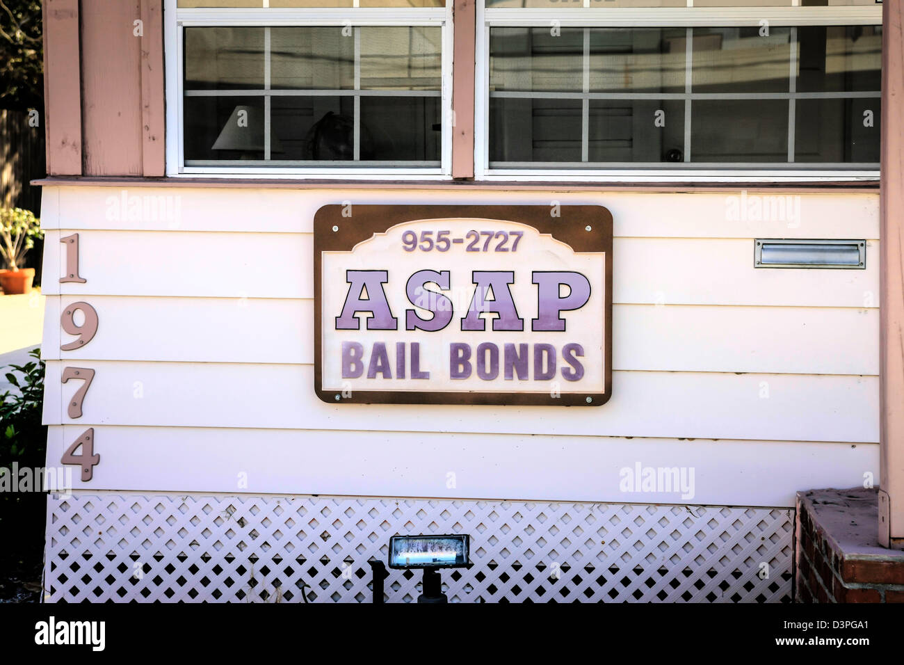Bail bonds sign hi-res stock photography and images - Alamy